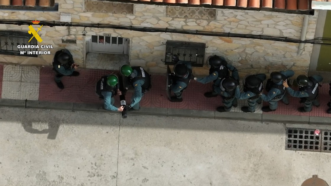 La Guardia Civil de Teruel desarticula un punto de venta de droga en el que participaban menores ...